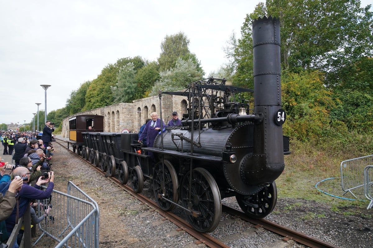 Steam enthusiasts line tracks to watch newly restored…