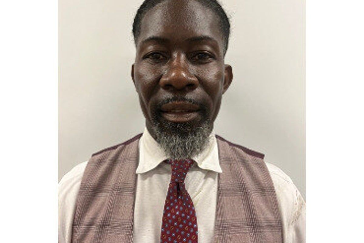 Officials place Des Moines schools leader on leave…