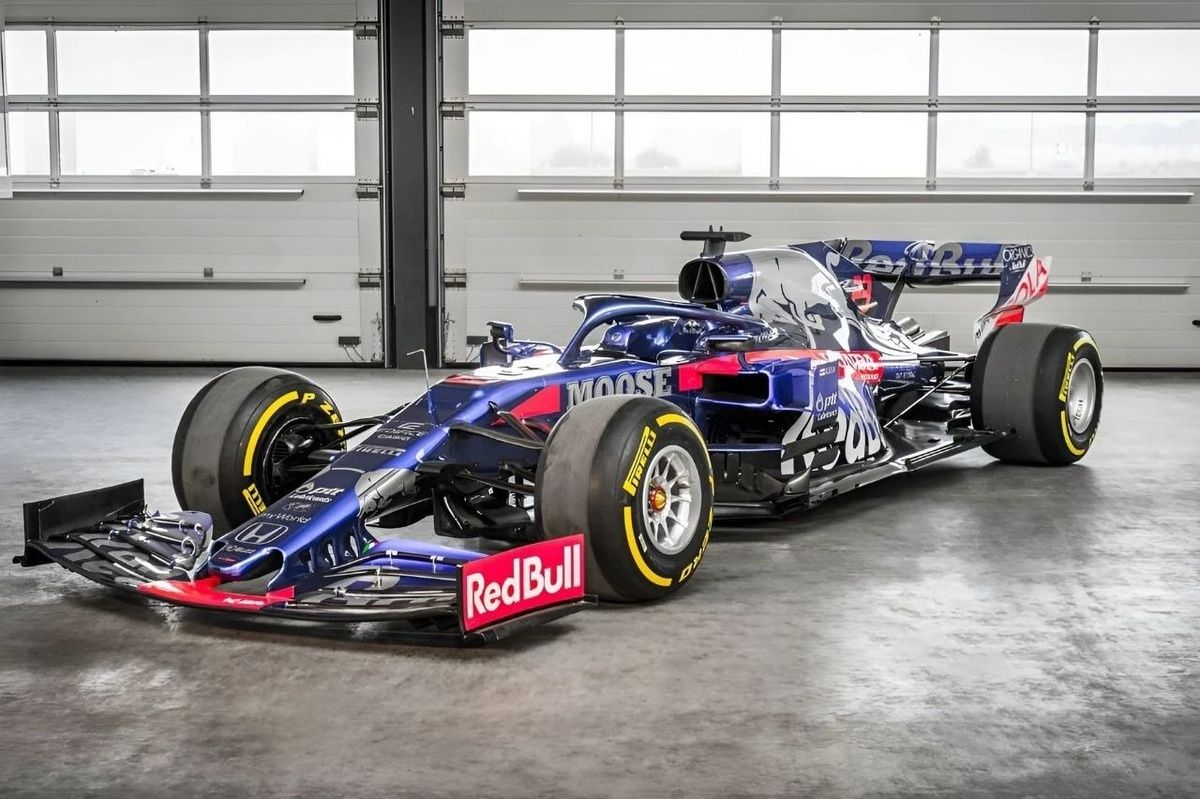 2019 Toro Rosso STR14 rolling chassis goes under the…