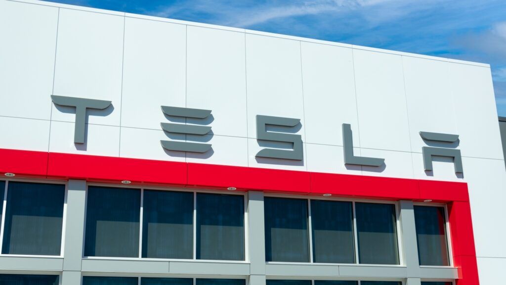 Tesla Unveils 500 KW V4 Cabinet Fast Charger Station…