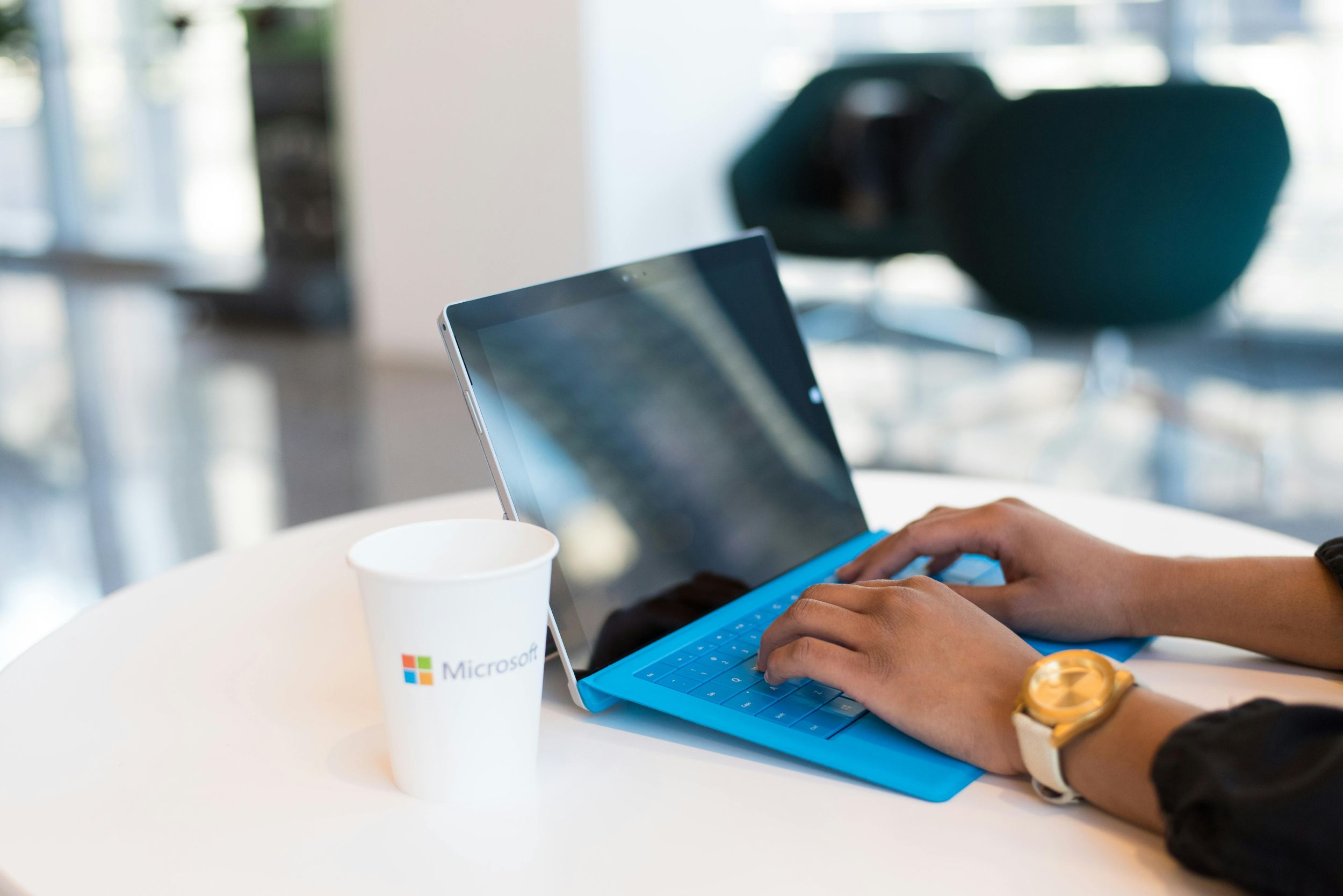 Microsoft 10 Support Ending in 2 Weeks — What It Means…