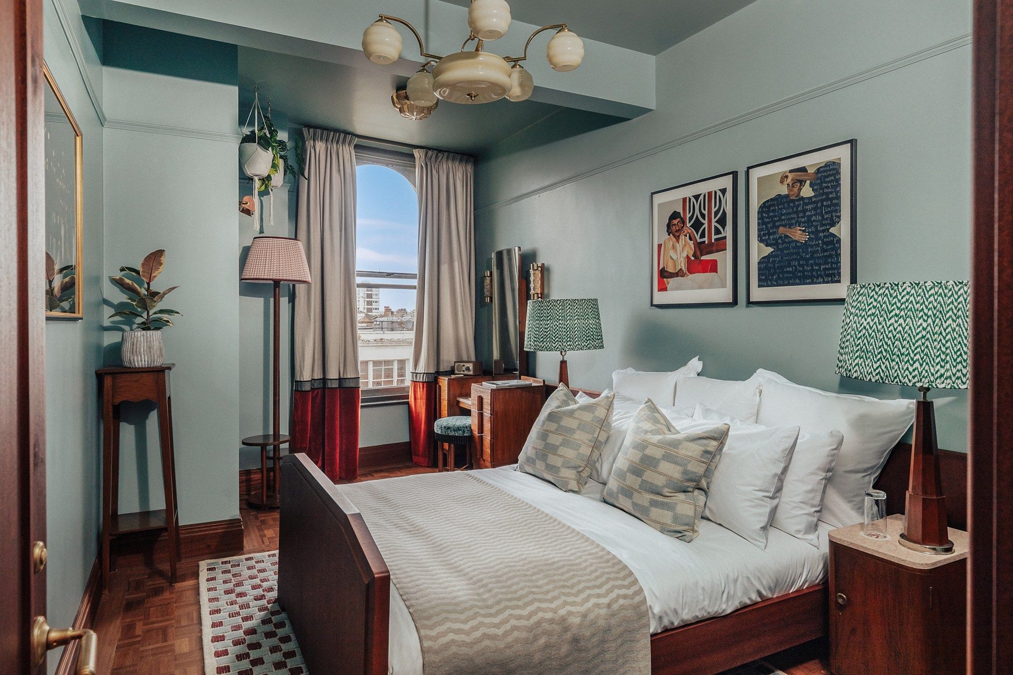 Inside the ultra-private one-room hotels redefining…