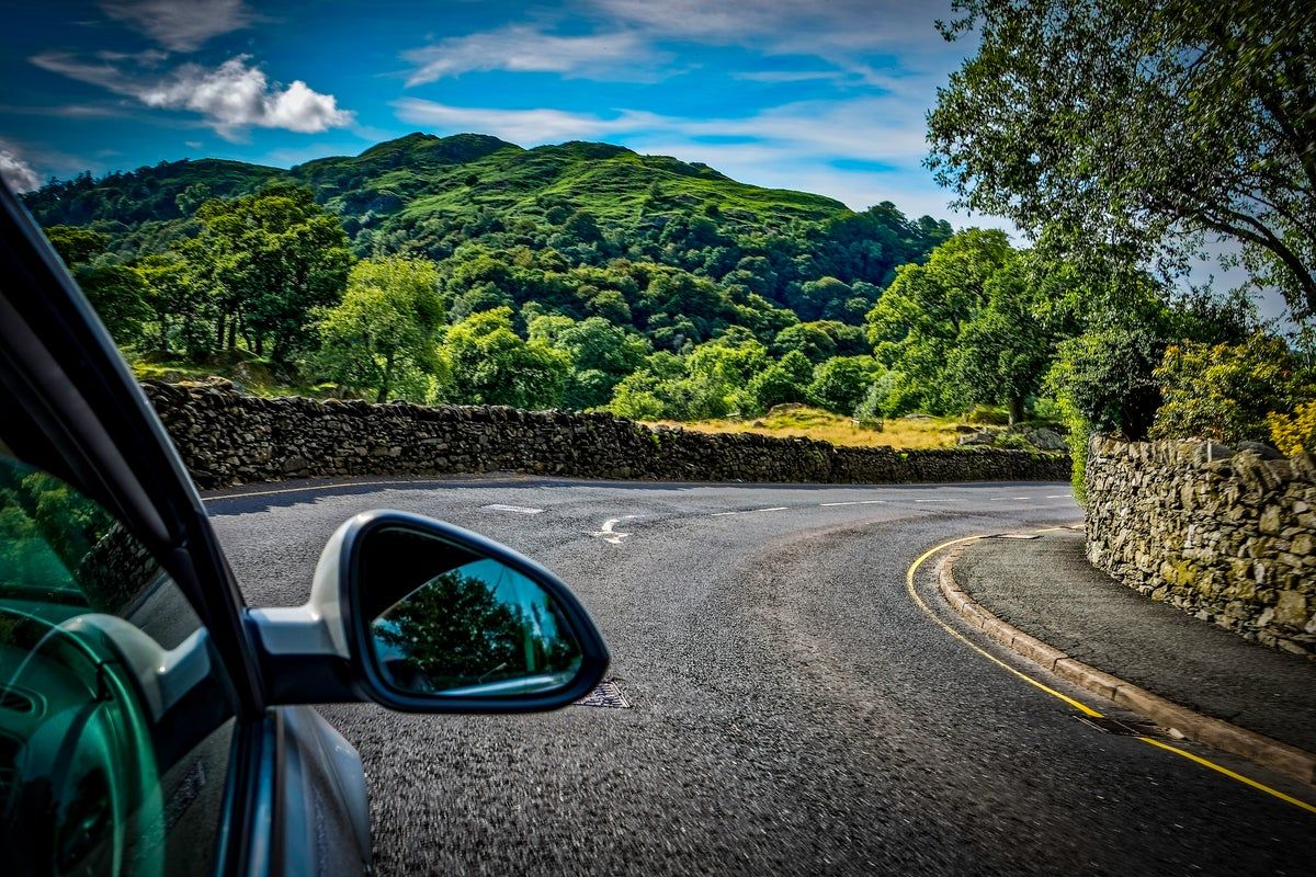 A guide to peculiar British road etiquette for…