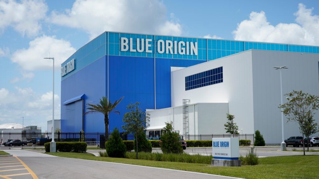 Jeff Bezos-Backed Blue Origin Unveils New Glenn Rocket…
