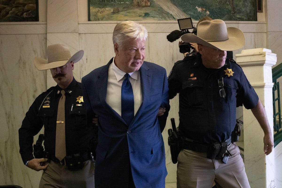Supporters of Pastor Robert Morris, who admitted to…