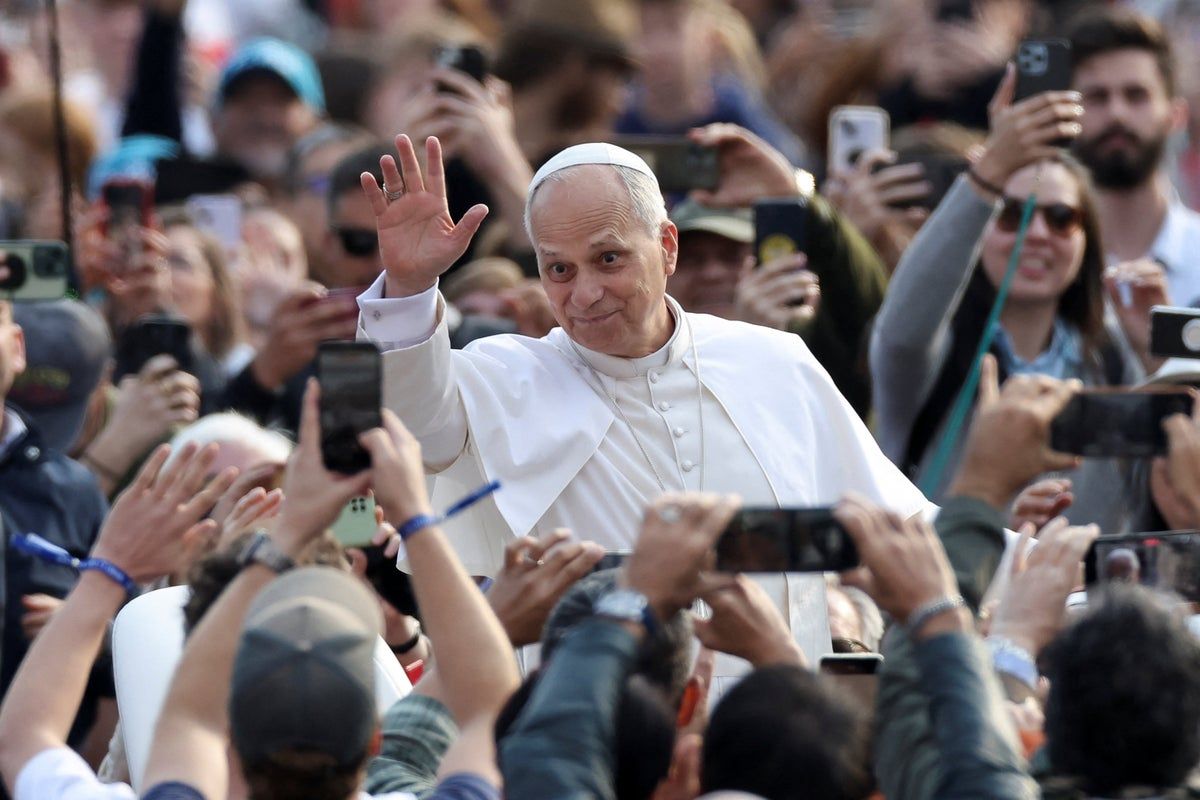 White Sox superfan Pope Leo trolls the Cubs in Spanish…