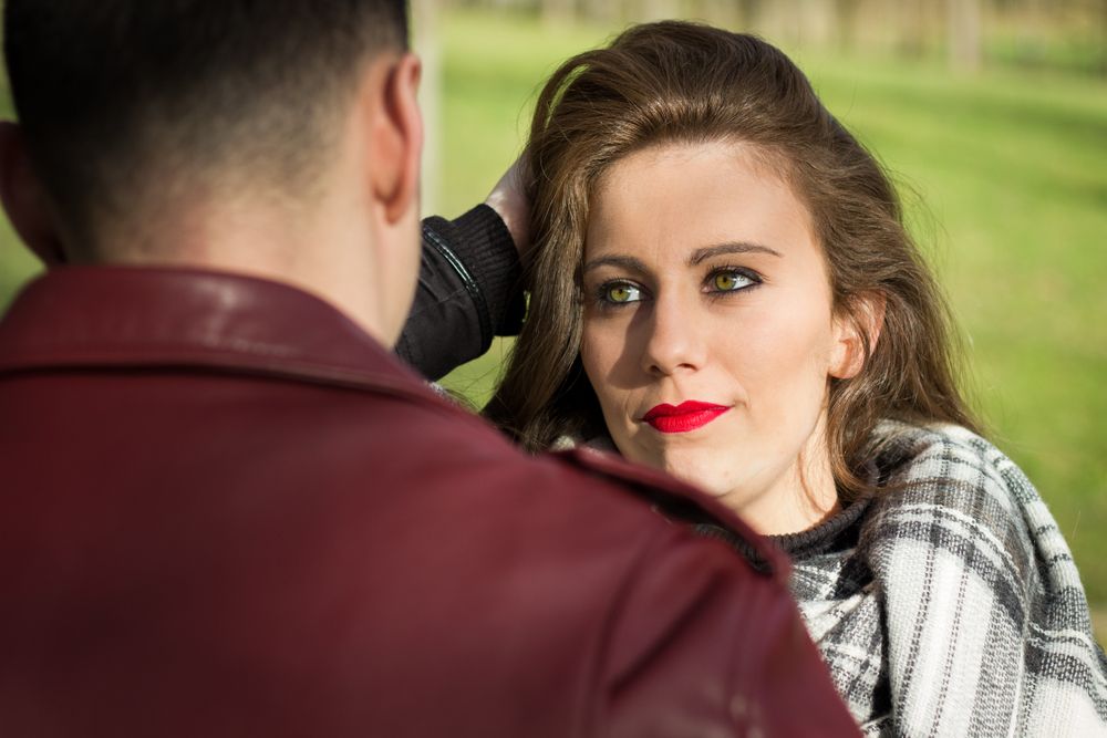 8 Signals That She Sees You as Just Average
