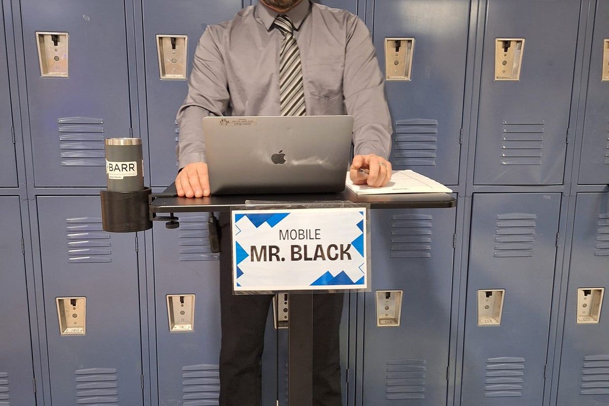 Maine middle school principal under fire for dressing…