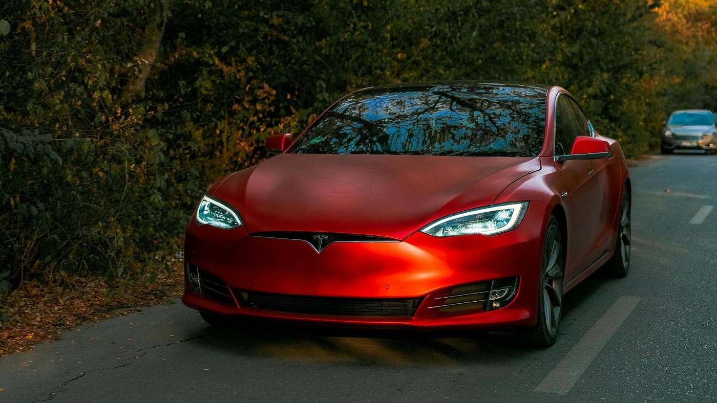 Tesla Death Lawsuit: Family Alleges Faulty Door…