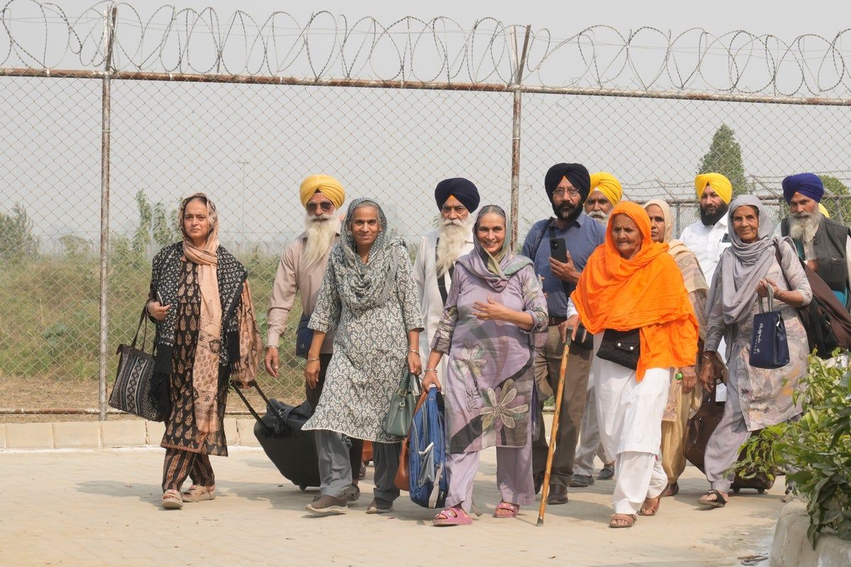 Nearly 2,100 Indian Sikhs arrive in Pakistan for…