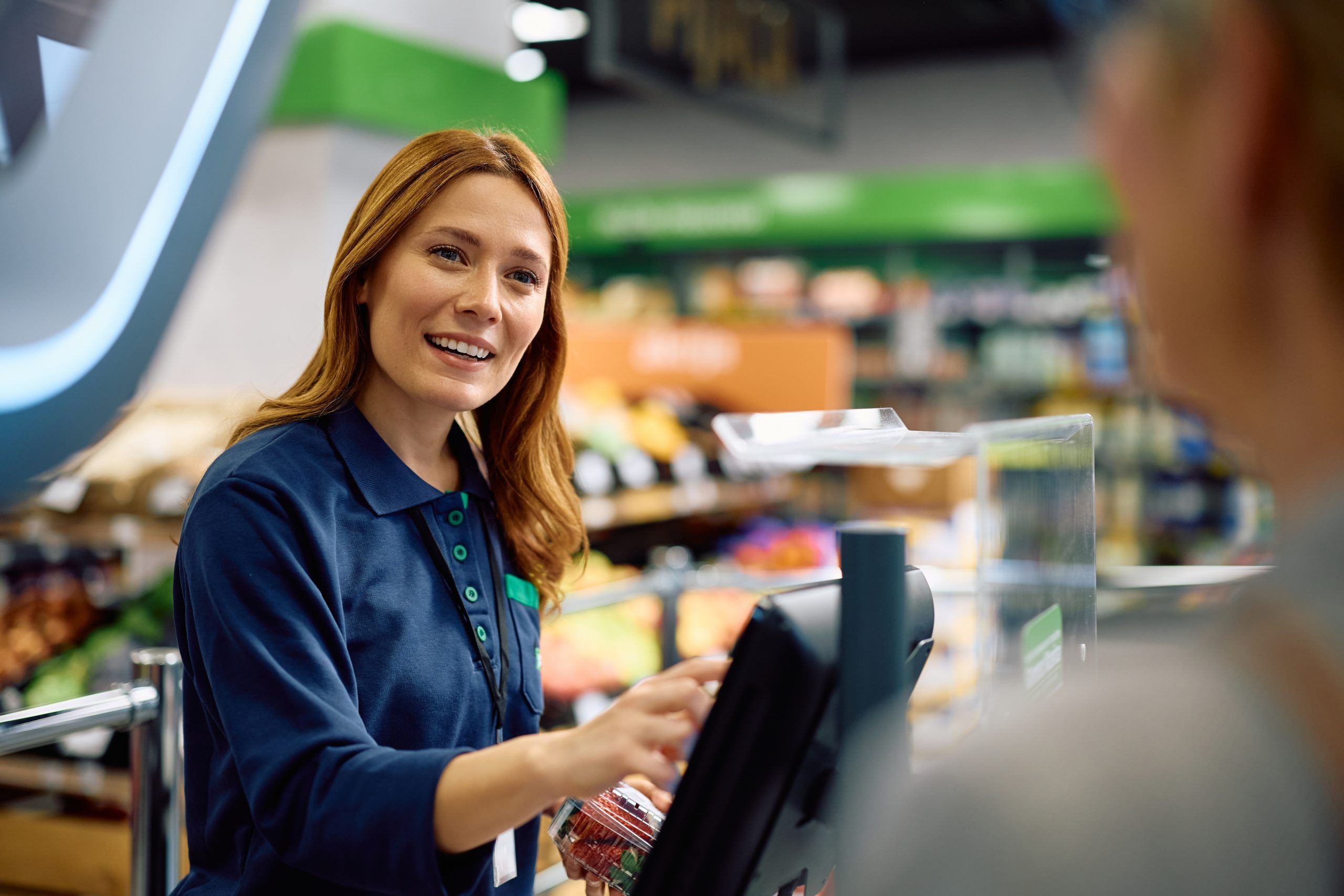 7 Things Grocery Cashiers Notice About You Before You…