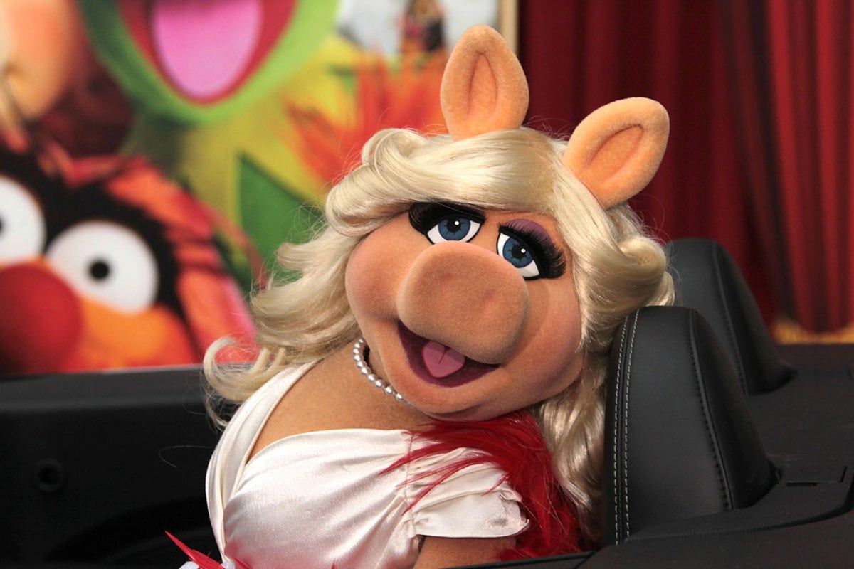 Jennifer Lawrence and Emma Stone join forces for Miss…