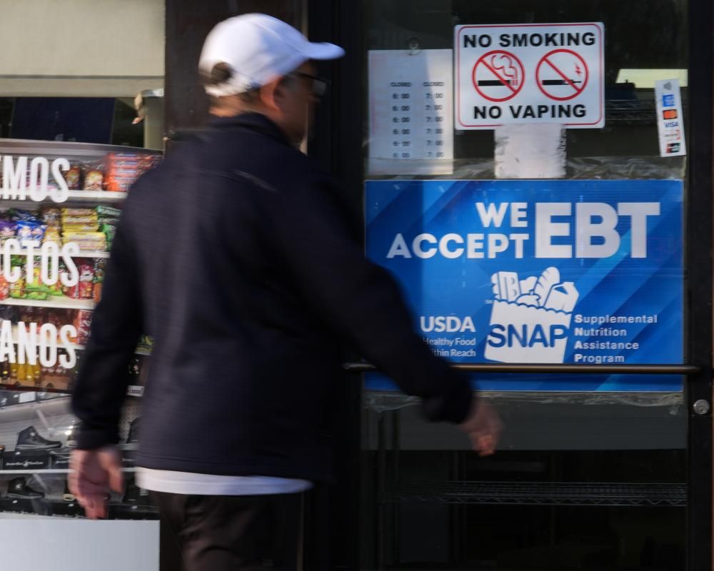 Trump news at a glance: supreme court blocks full Snap…