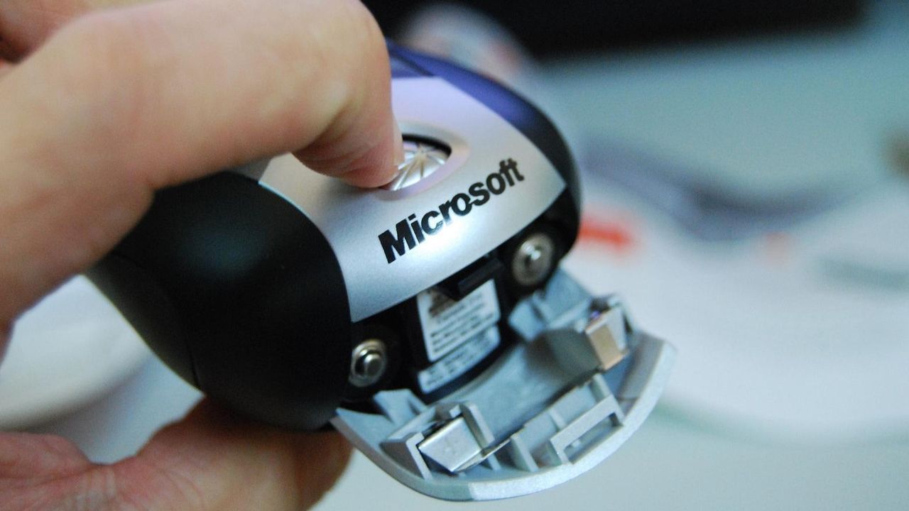 My new favorite deep Windows lore: Microsoft once…