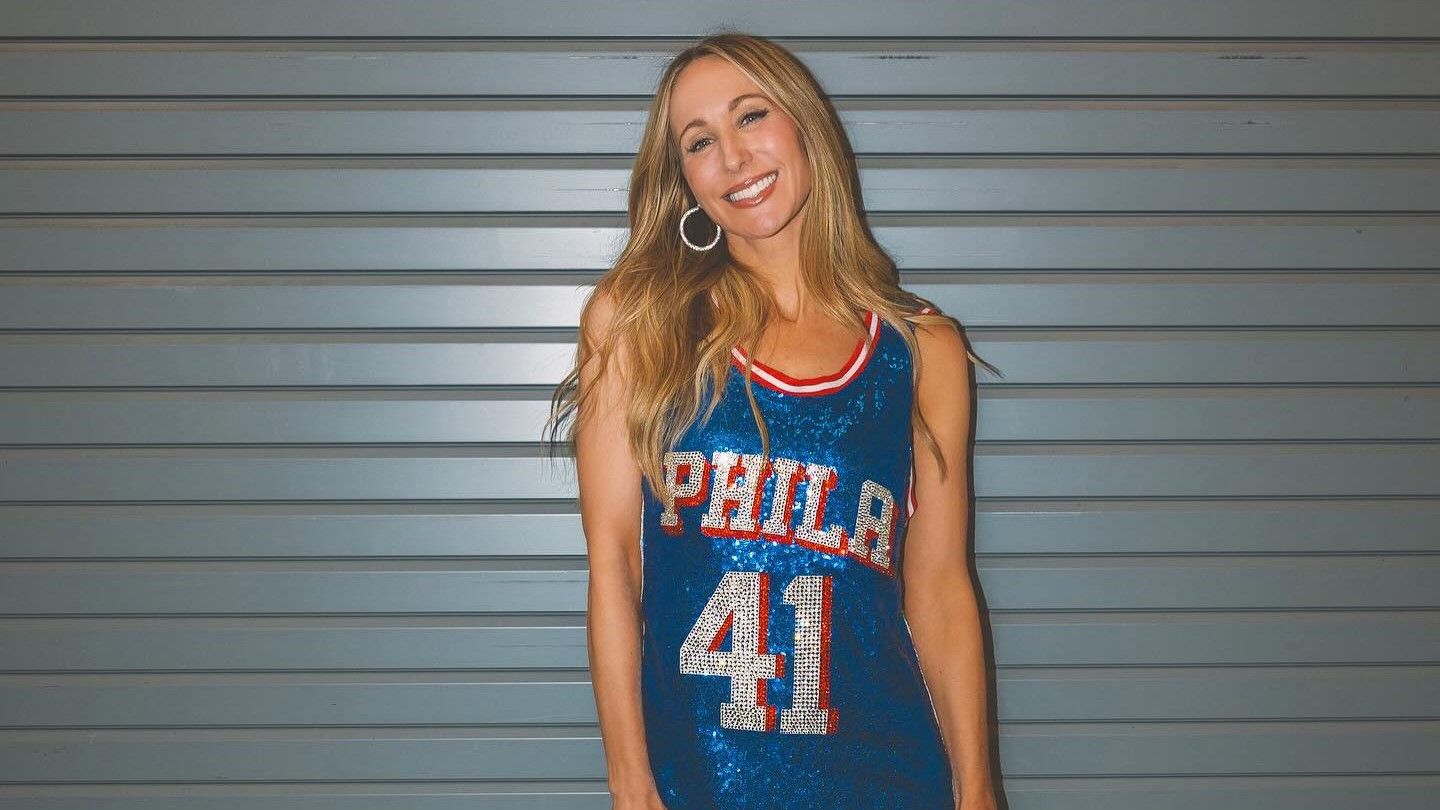 Nikki Glaser SNL Monologue Criticised Over…