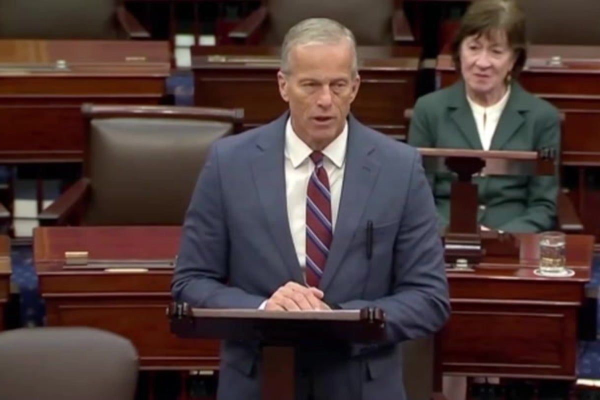 Moment senate votes to reopen U.S government after…