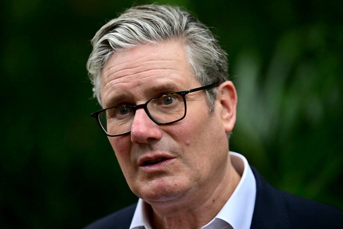 Starmer can’t afford to sack McSweeney, MPs say, as…