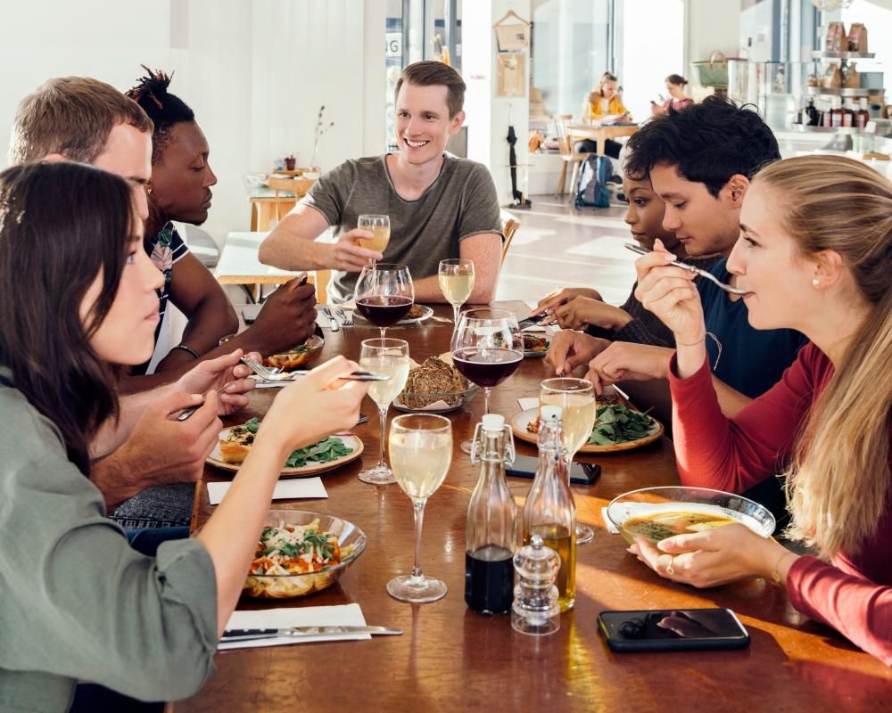 Communal restaurant tables: 90% of gen Z like them