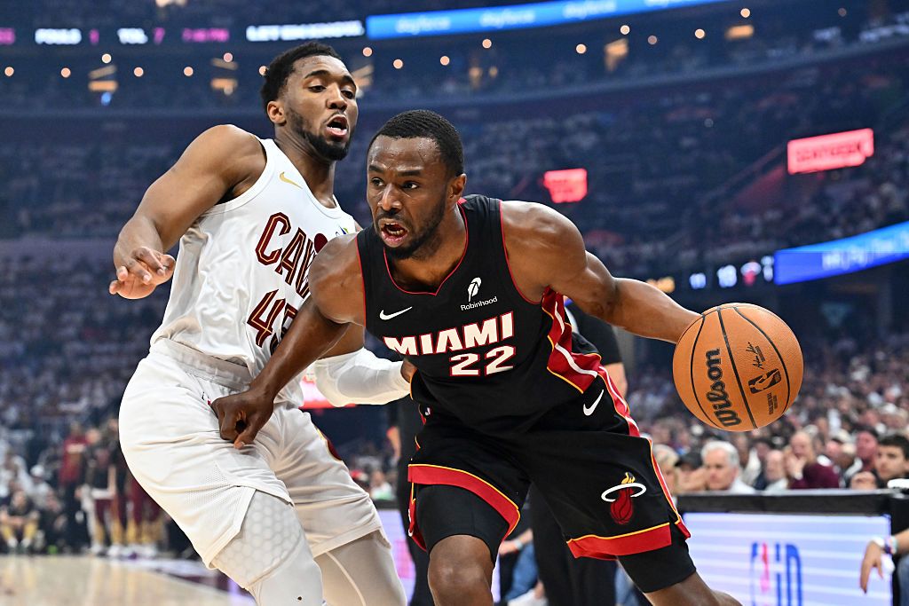 NBA Trade Rumors: Are Lakers Monitoring Andrew…