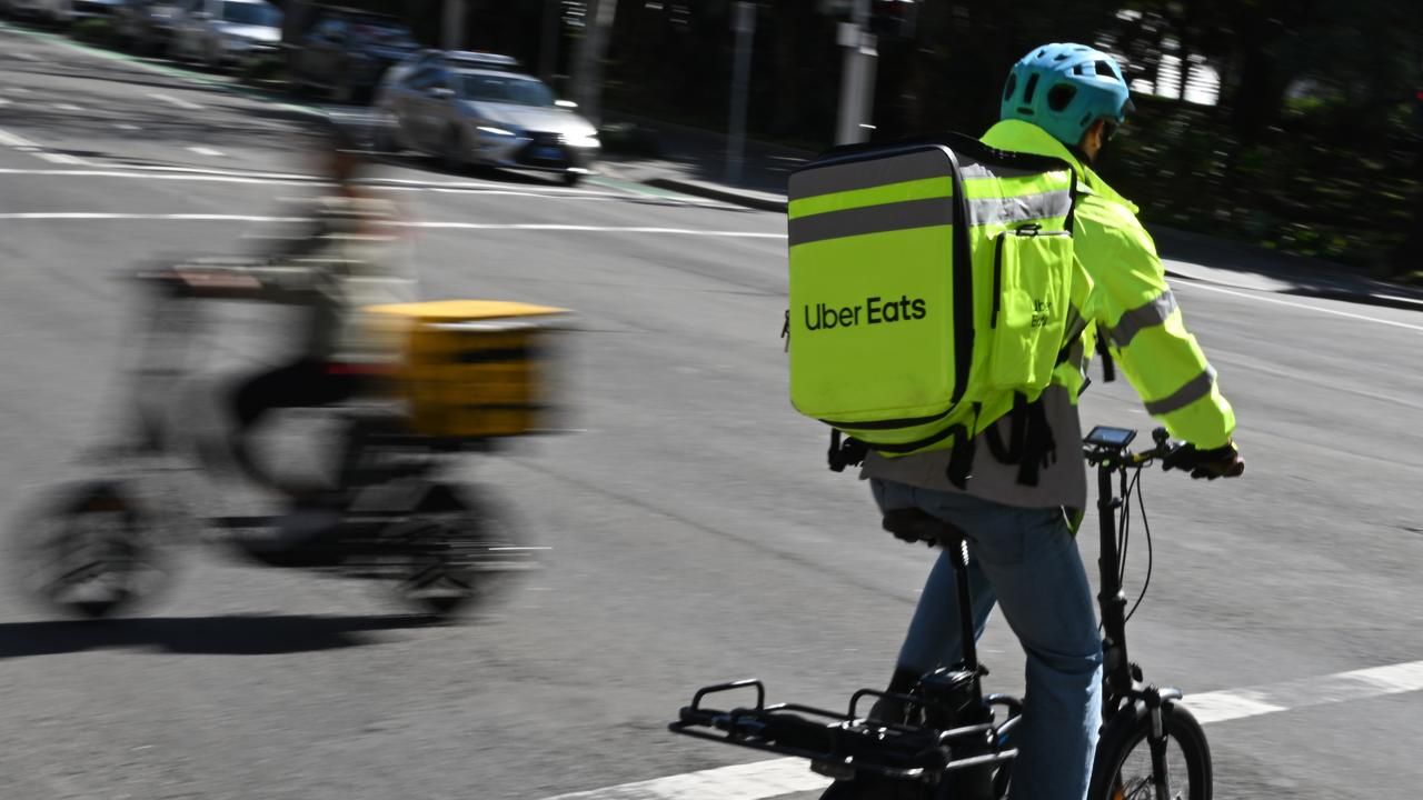 'World-first' deal to give delivery drivers better pay