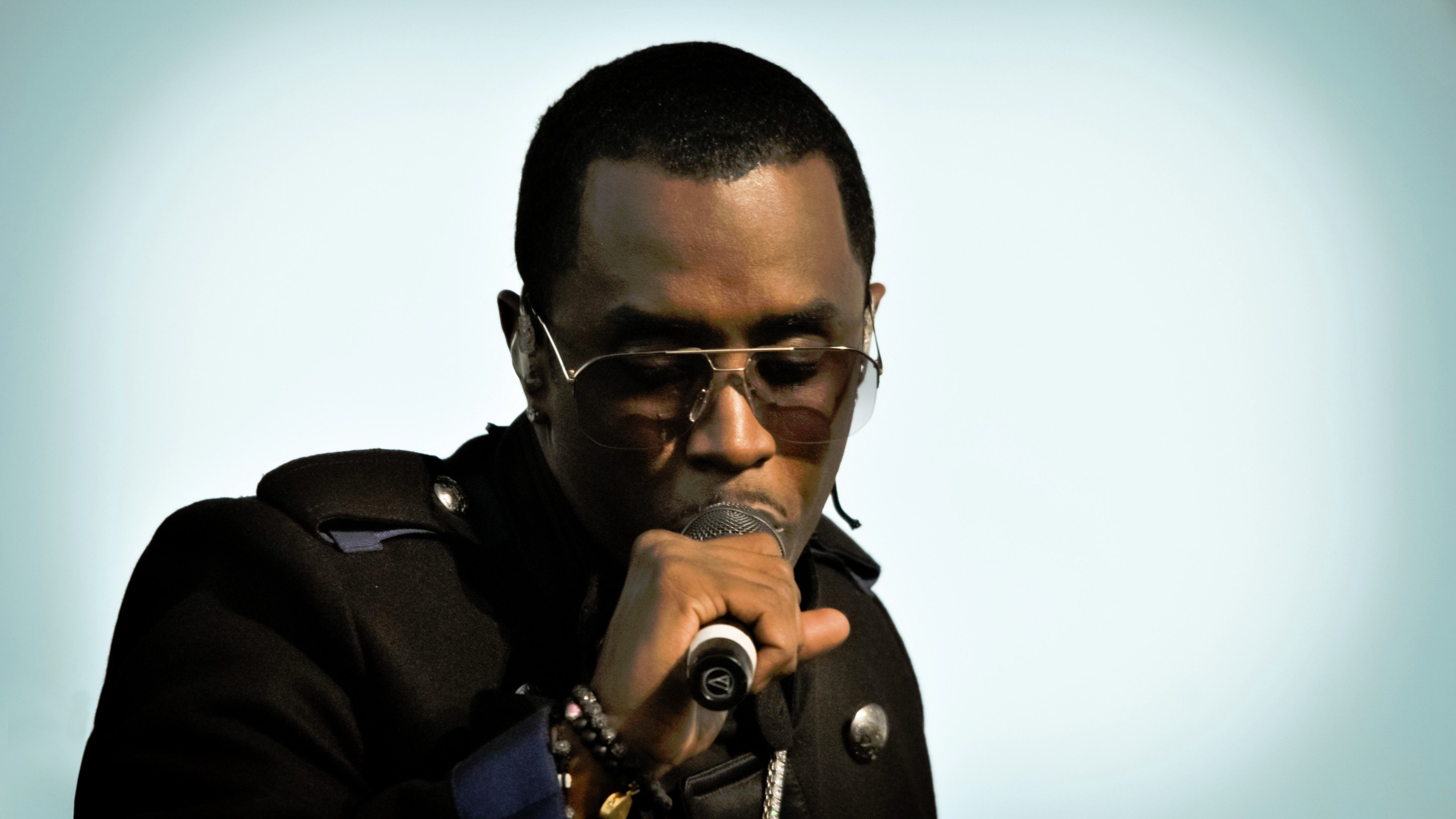 'Aging Real Quick': Diddy Looks Unrecognizable With…