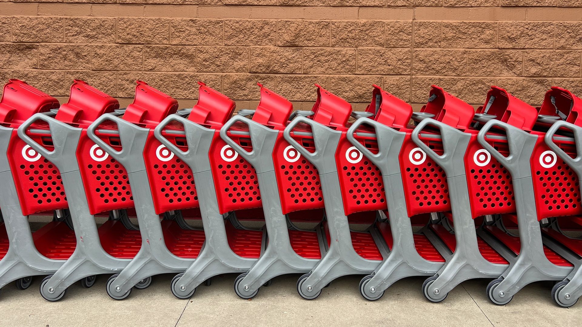 6 Affordable Target Gifts Under $25 Your Coworker Will…