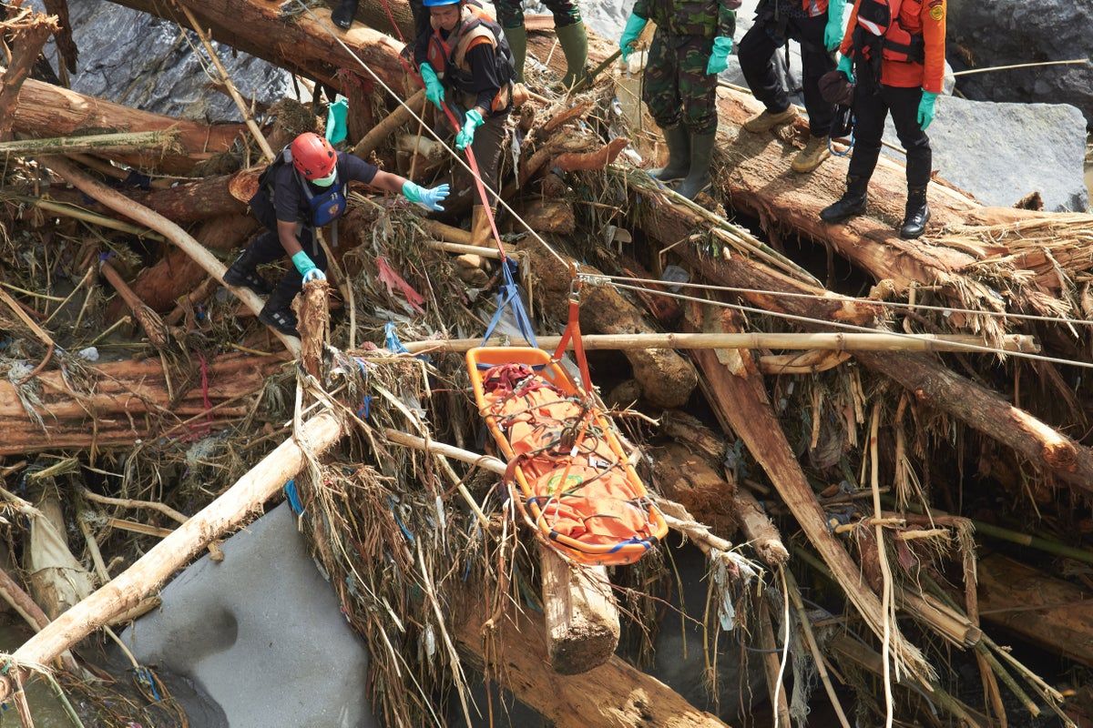 More than 1,200 dead from floods in Indonesia, Sri…