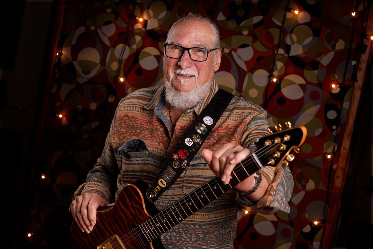 Songwriting legend and guitarist Steve Cropper dies…