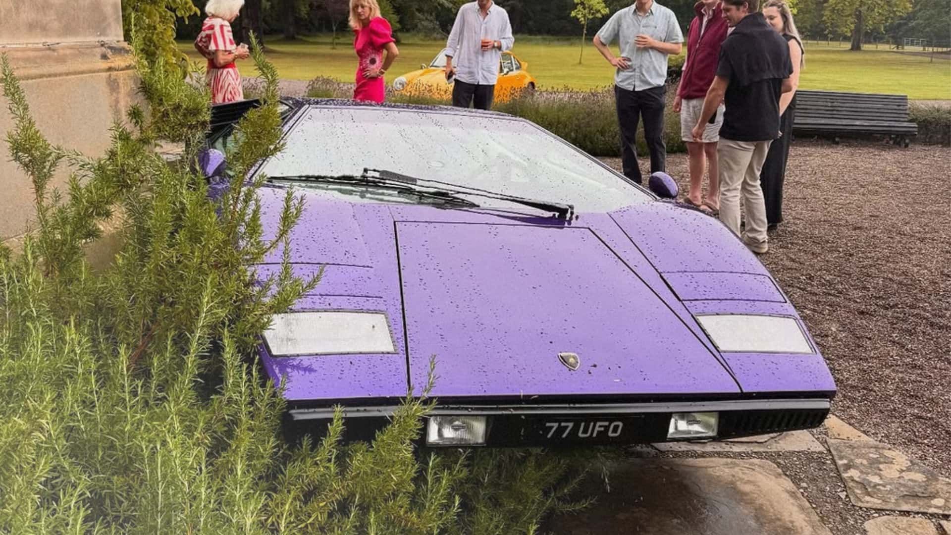 'Haunted' Lamborghini Countach Somehow Drives Itself…