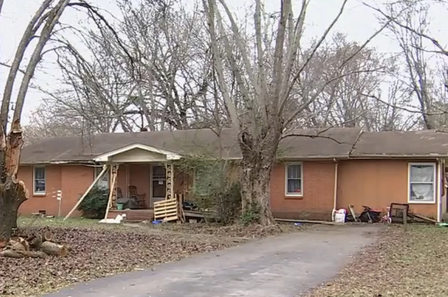 Tennessee Pit Bull Attack Tragedy: Family's 7 Dogs…