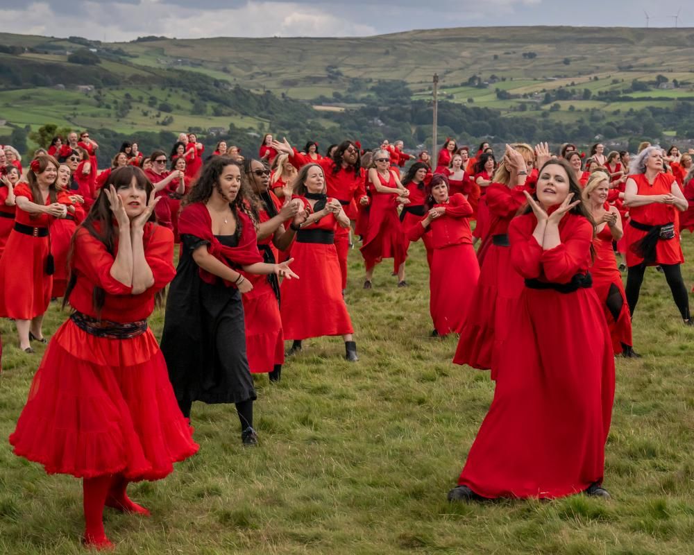 Margot Robbie in red latex, Kate Bush impersonators…