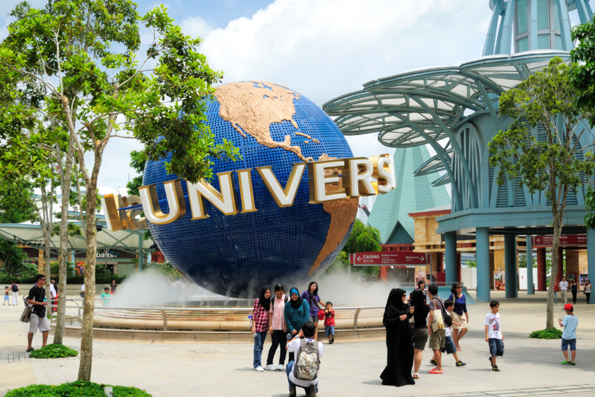 Universal Orlando guest attacked by guard dog as she…