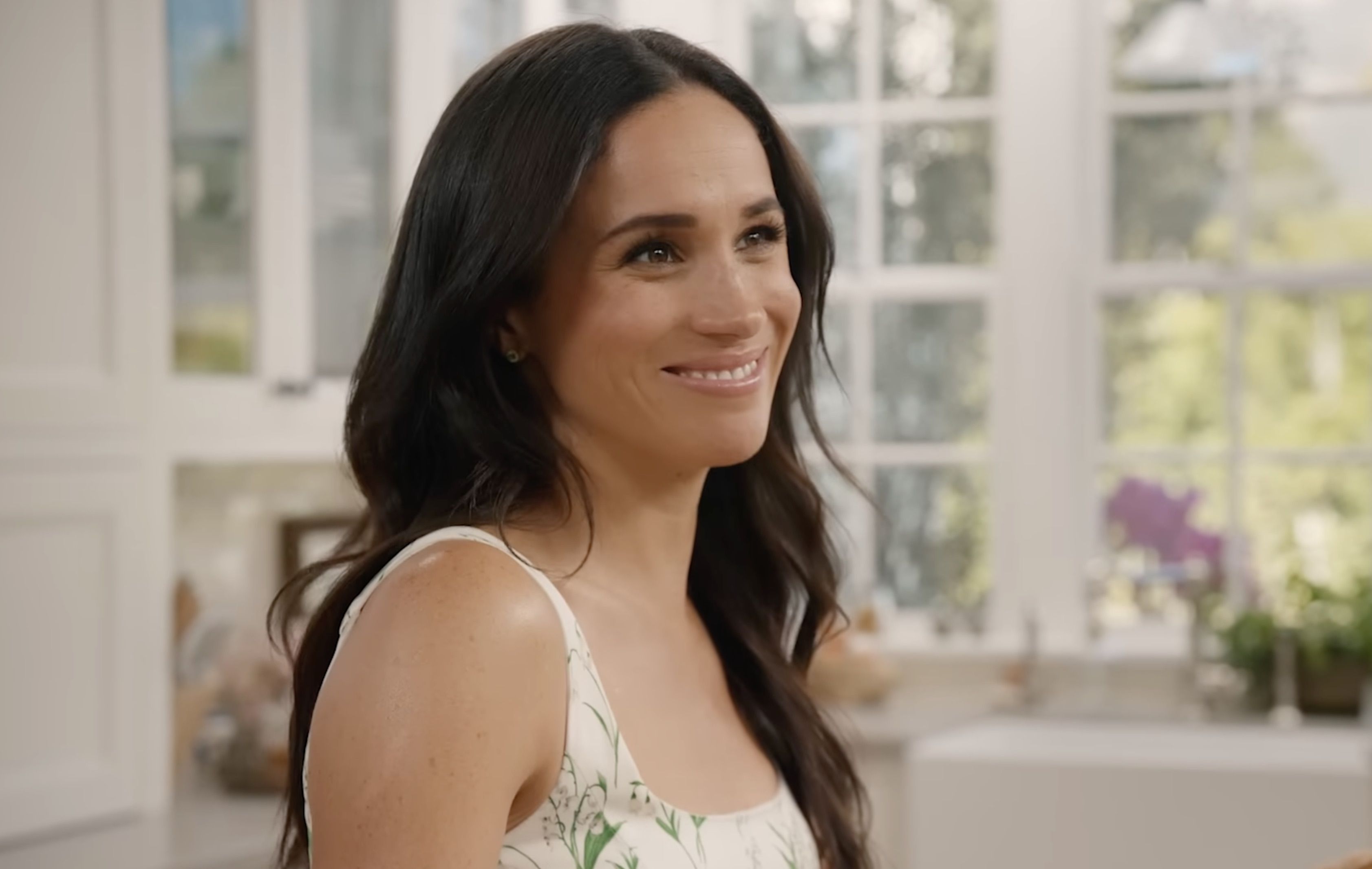 Meghan Markle Only Keeping 'Distant Eye' On Dying…
