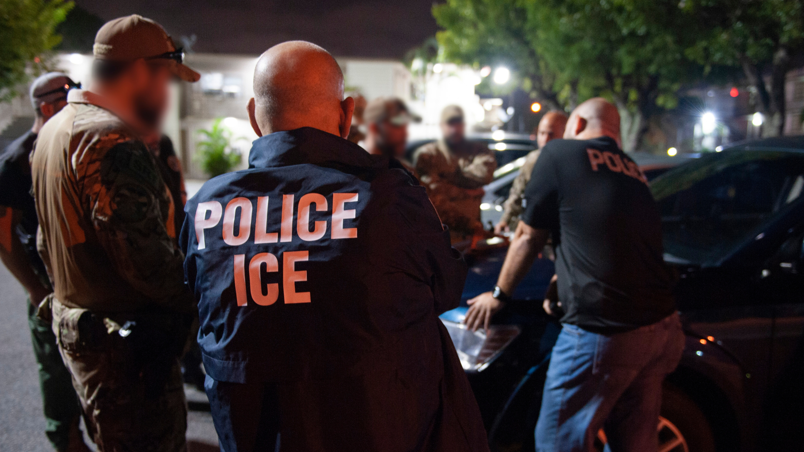ICE Detains Naturalised American Citizen in…