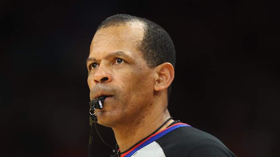 Sports Illustrated - Ex-NBA Referee Eric Lewis Returns…