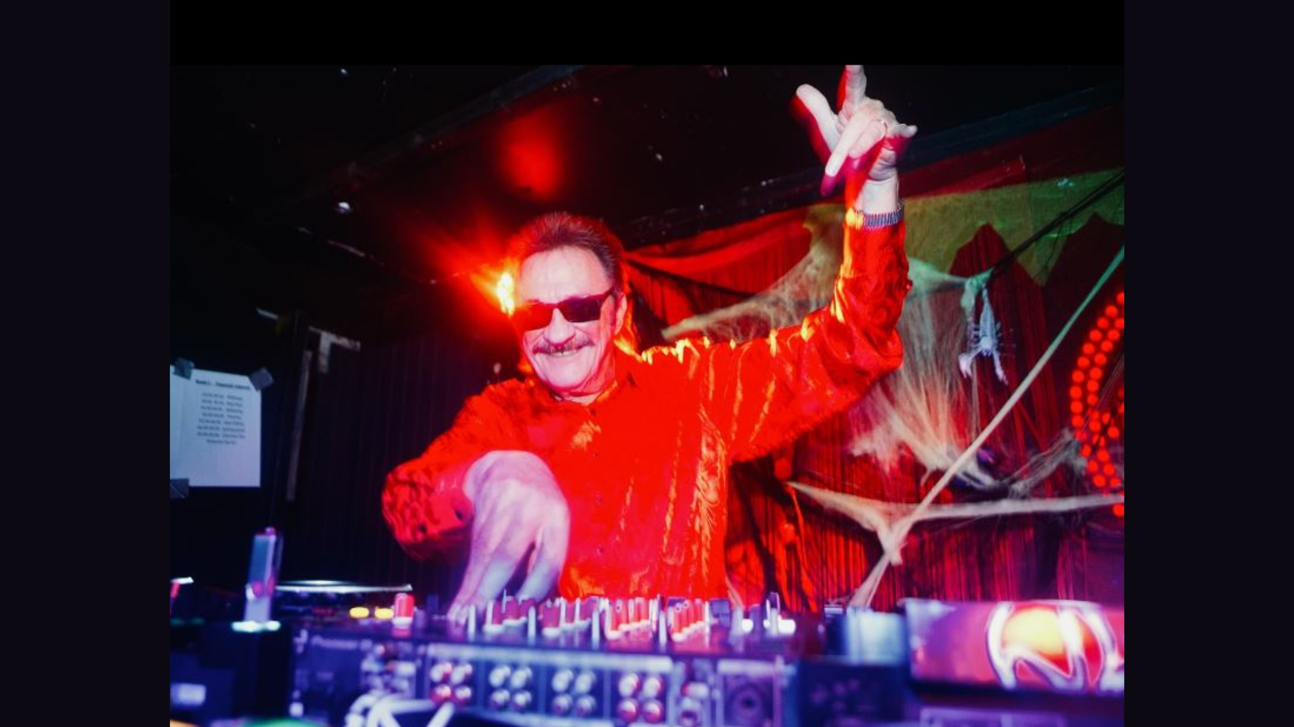 Paul Elliott's 'Wonderful Shock' as ChuckleVision Star…