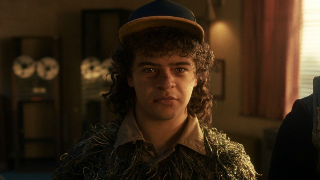 Dustin Freaking Out In Stranger Things' Finale Trailer…