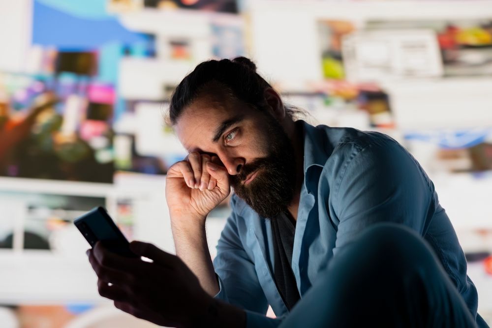 8 Emotional Red Flags Men Tend To Downplay