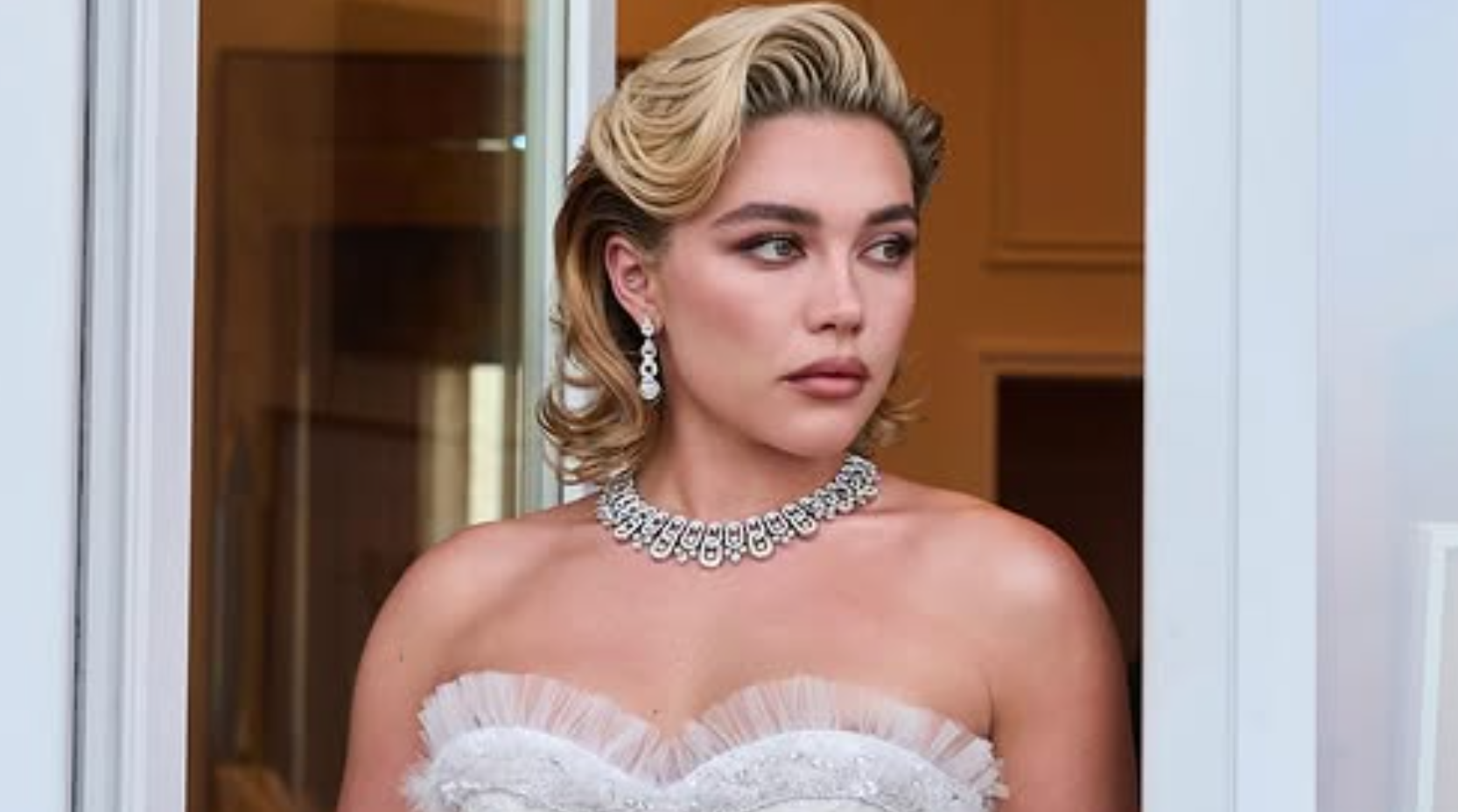 10 Hot Photos of Florence Pugh As She Celebrates Her…