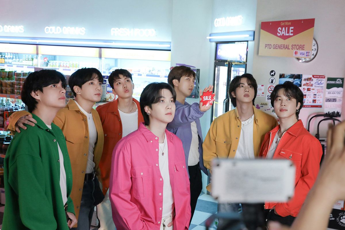 Is Weverse Down? Site Crashes After BTS Drops World…