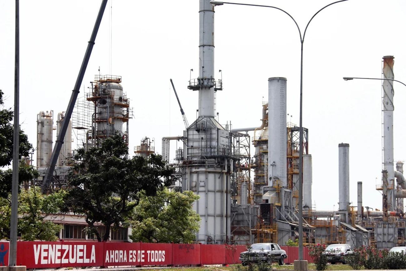 UK's Shell Eyes Billions in Venezuela Gas Fields After…