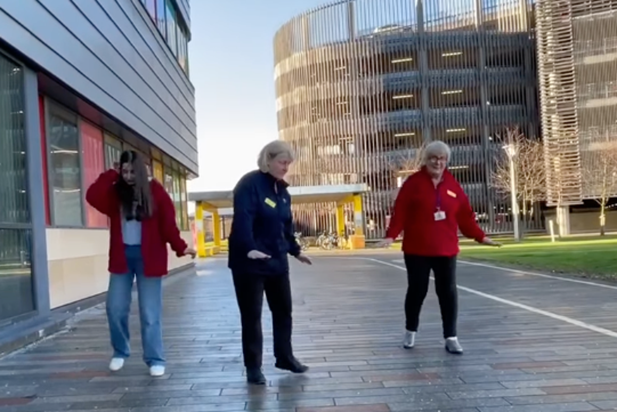 NHS urges public to ‘waddle like penguins’ to stay…