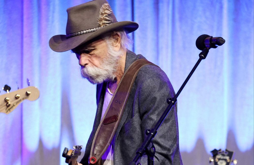 Bob Dylan leads tributes to Bob Weir