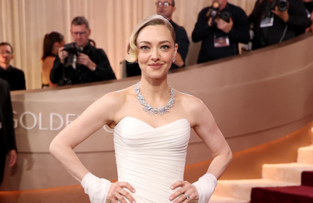 Amanda Seyfried's Golden Globes gown took 400 hours to…