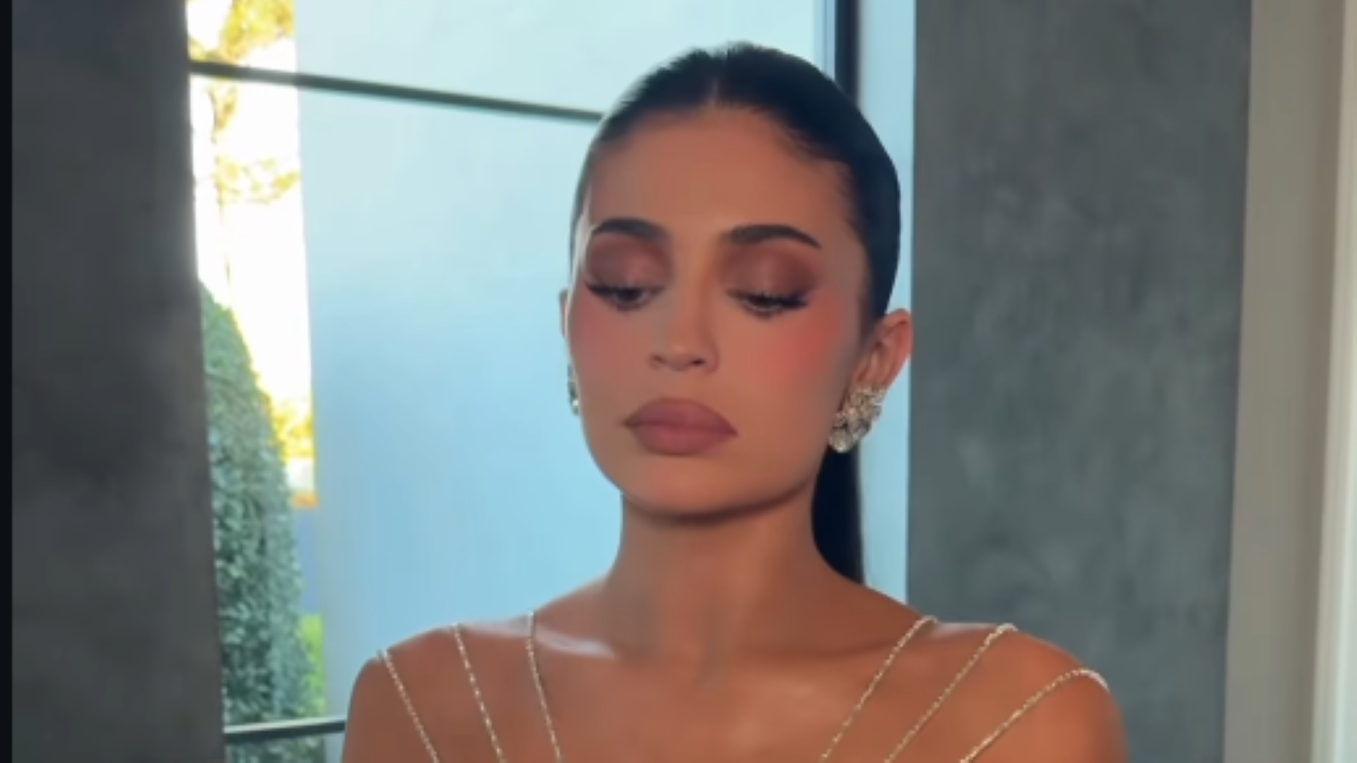 Kylie Jenner Caught In Another Awkward Golden Globes 2743
