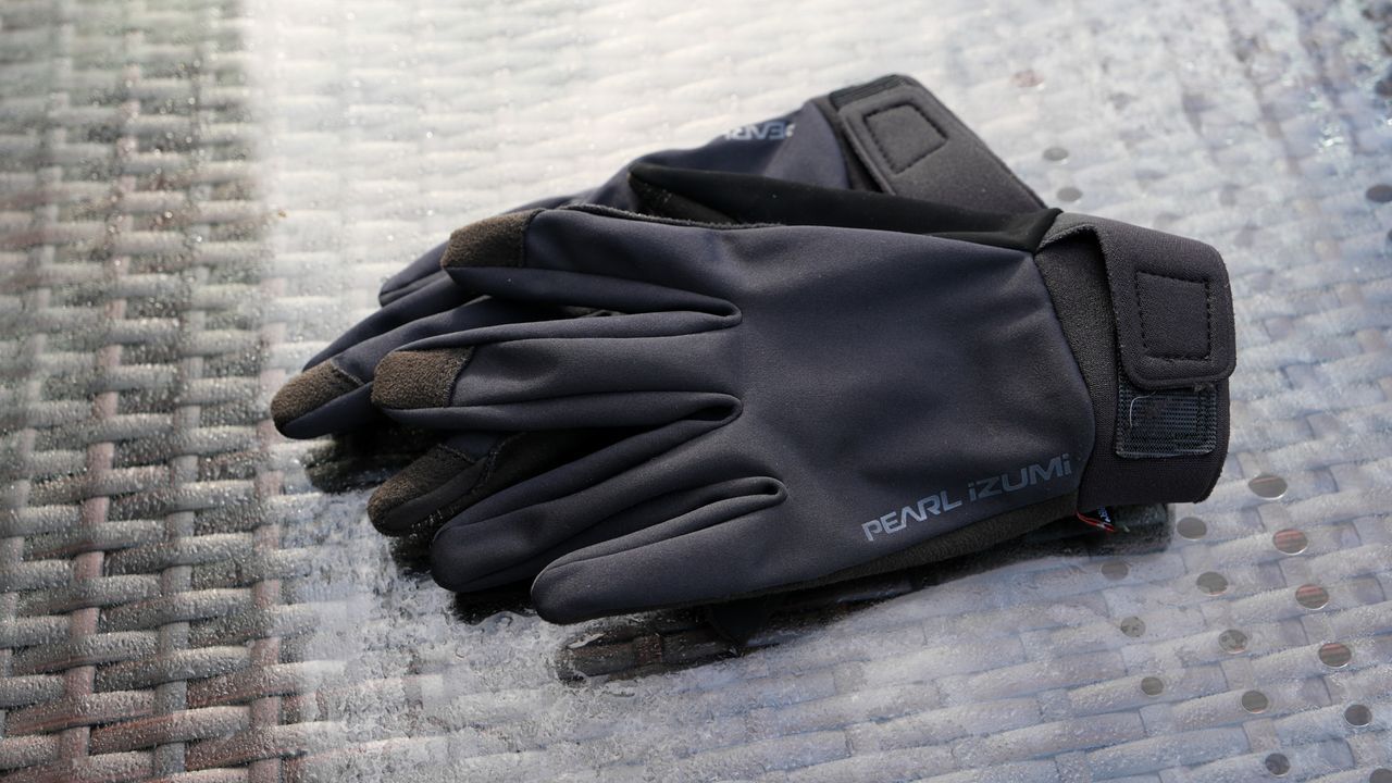 Pearl Izumi Summit Alpha Gloves review: a surpsingly…