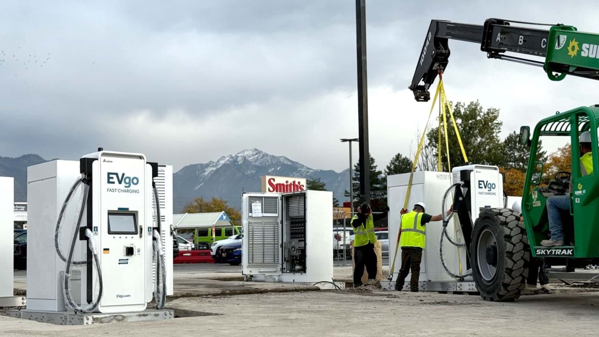 Kroger Is Adding Thousands Of DC Fast Chargers At Its…
