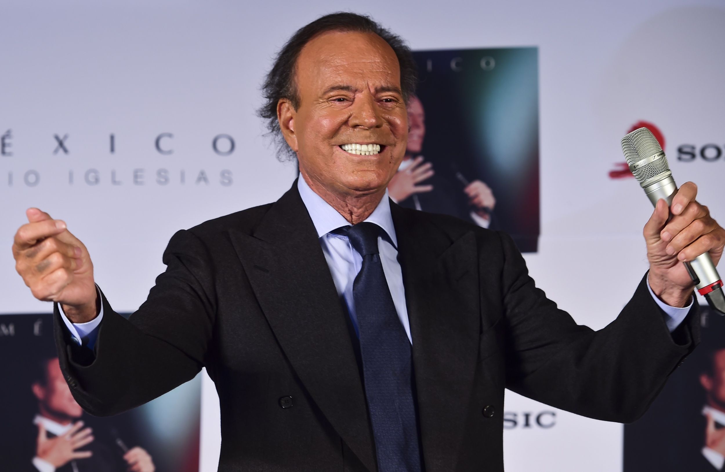Julio Iglesias' Wife, Miranda Rijnsburger, Breaks Her…