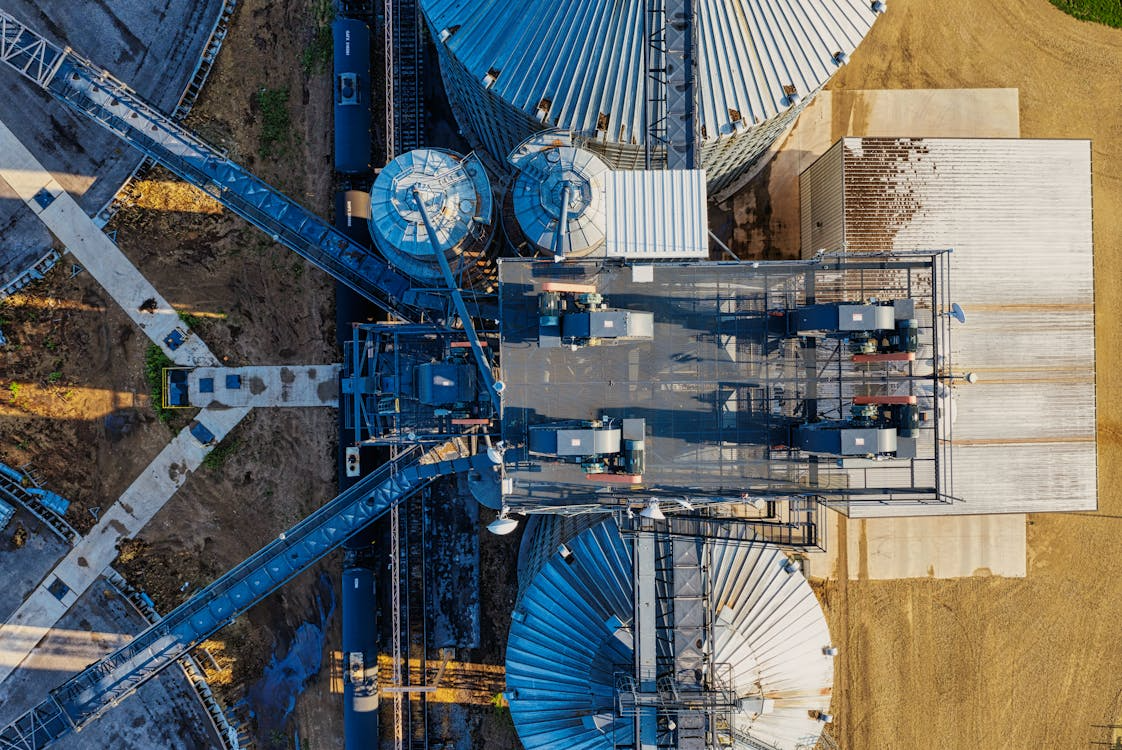 Dry Bulk Storage Tanks vs. Traditional Warehousing:…