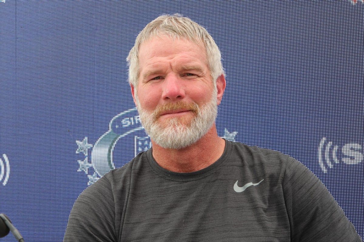 NFL legend Brett Favre shares worrying health update…